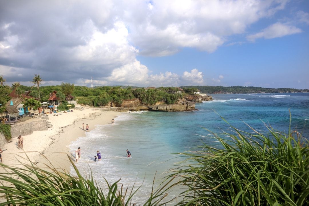 8 Fun Things on Nusa Lembongan: Mushroom Bay Beach & More!