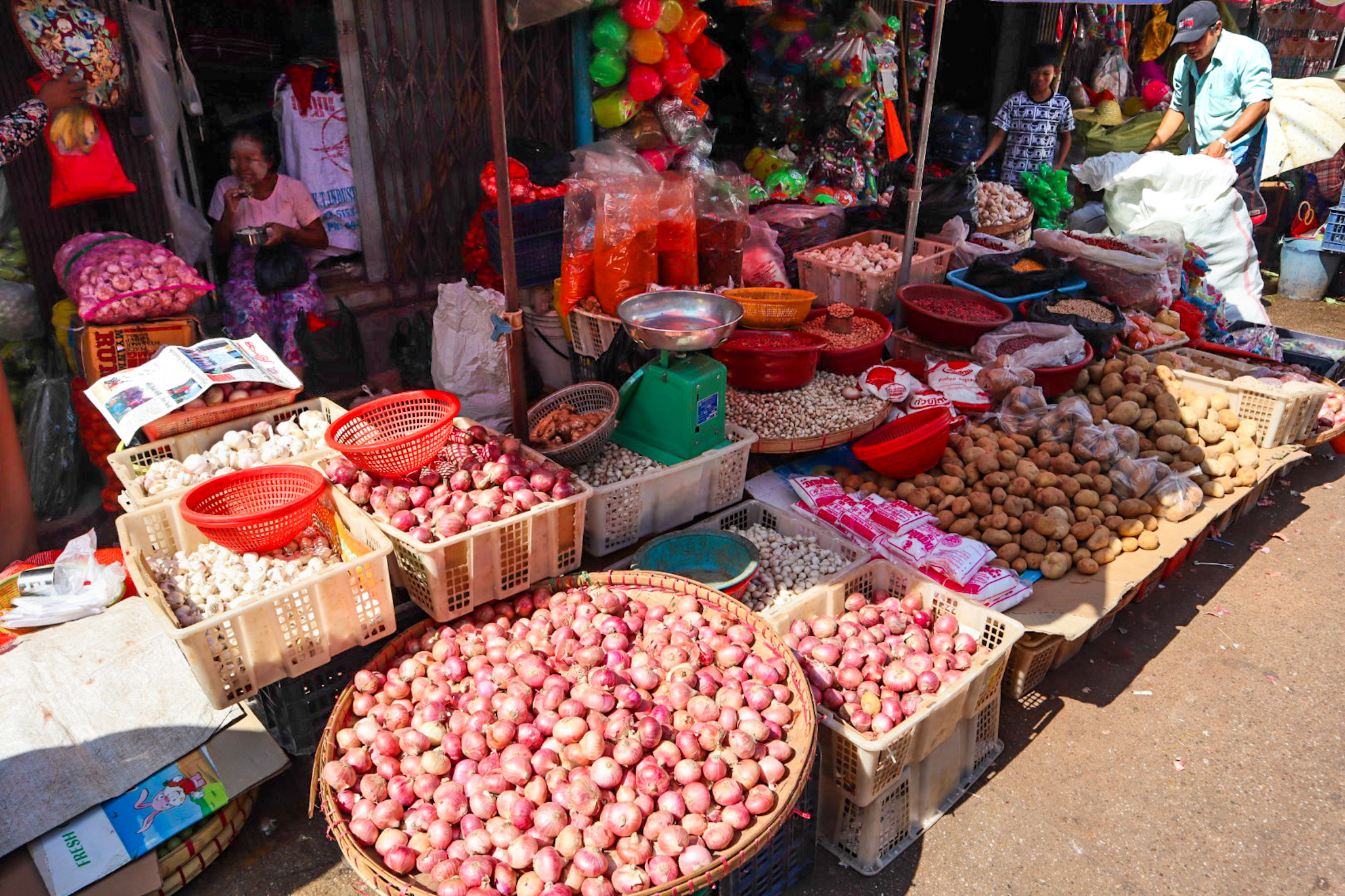 One Day In Yangon Myanmar: Markets, Pagodas, and Street Food
