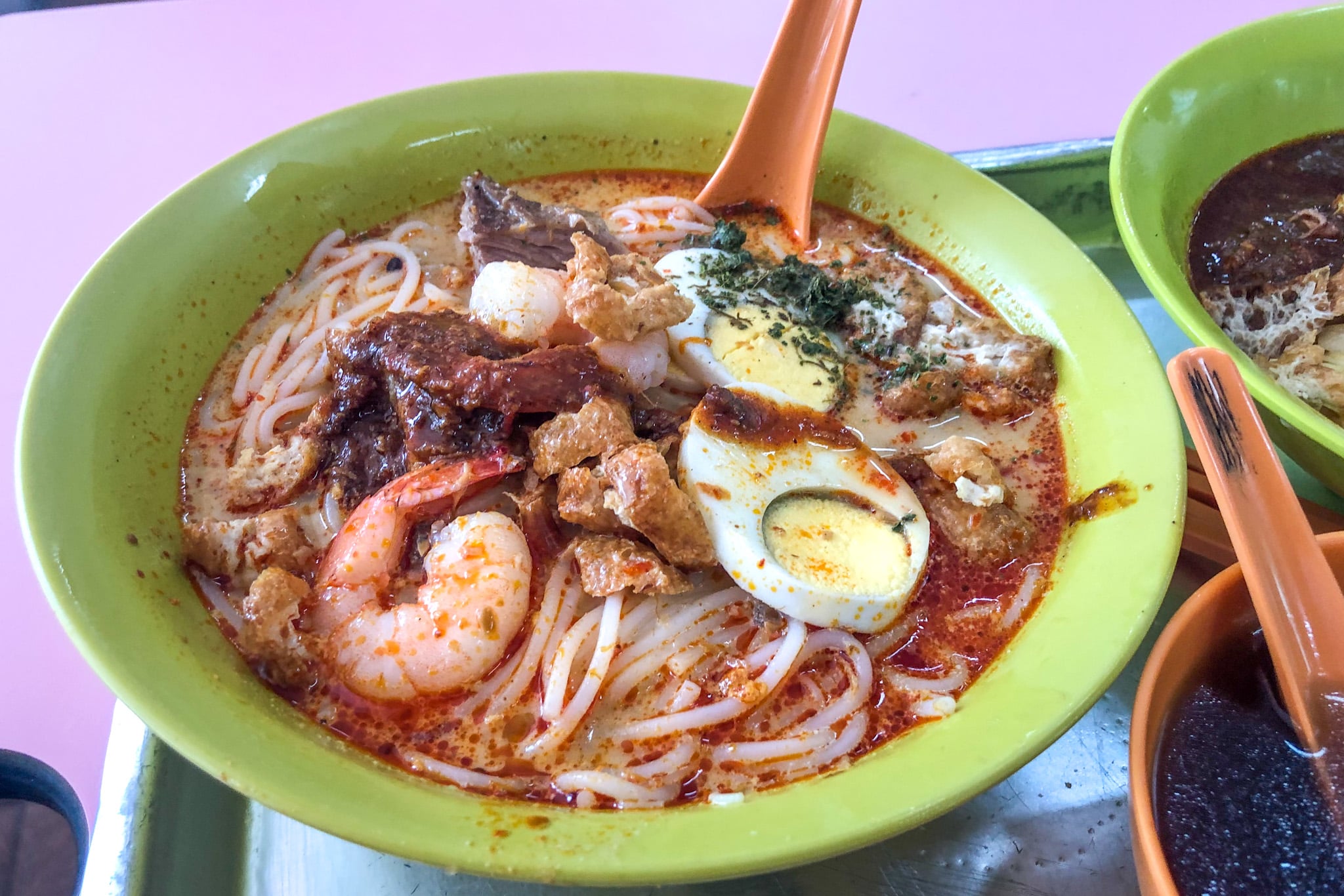 8 Delicious Hawker Centres in Singapore You Absolutely Can't Miss