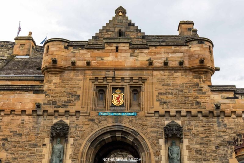 5 Essential Tips for Visiting Edinburgh Castle in Scotland