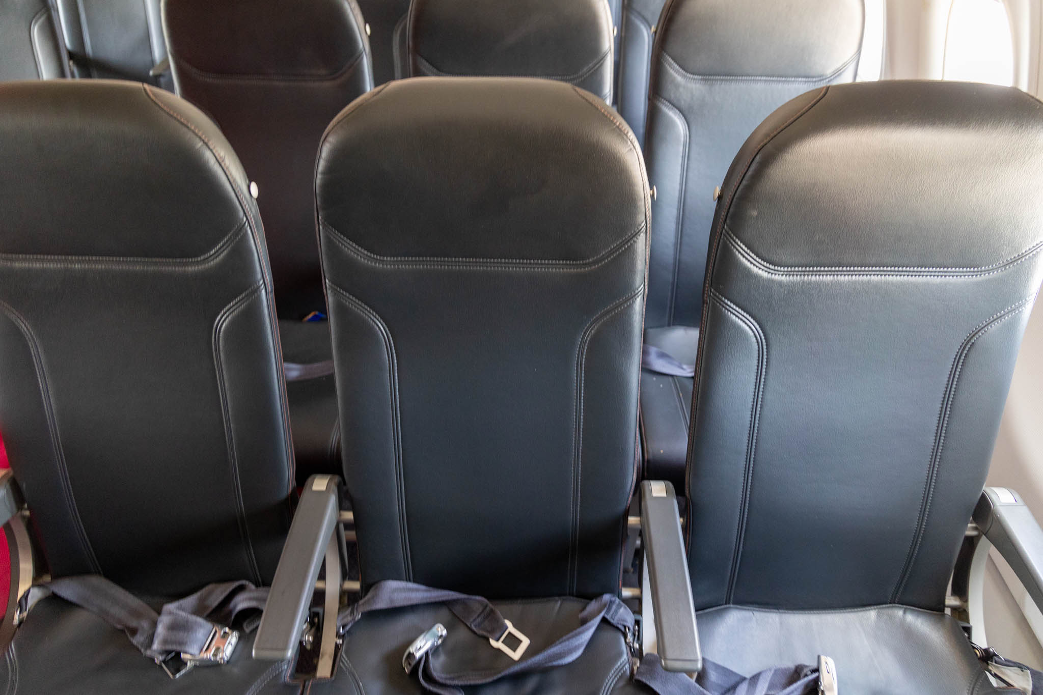 What's it Like Flying With EasyJet Airlines? (Must Read Review!!)