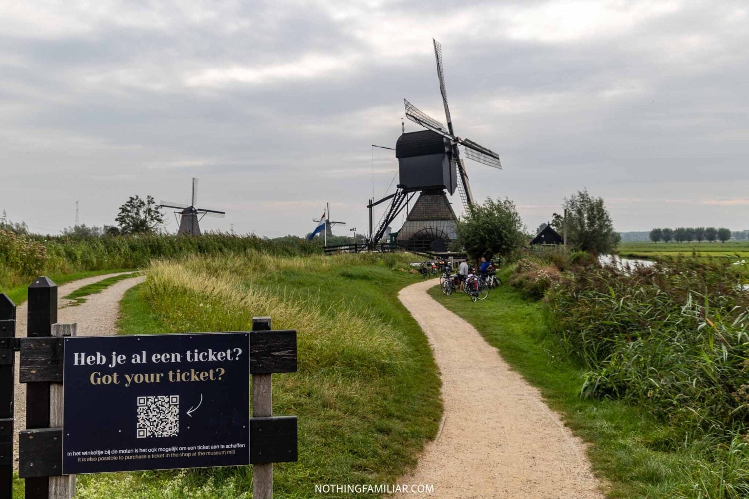 5 Tips For a Day Trip to the Kinderdijk Windmills